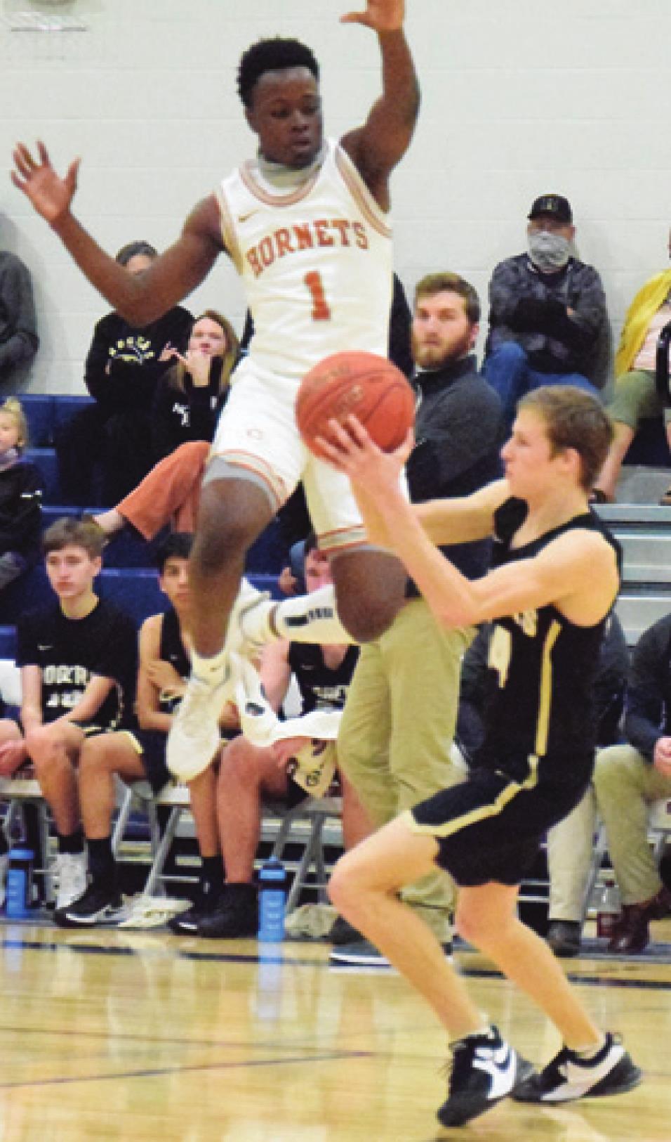 Hornets beat Lexington in regular season finale | Burleson County Tribune
