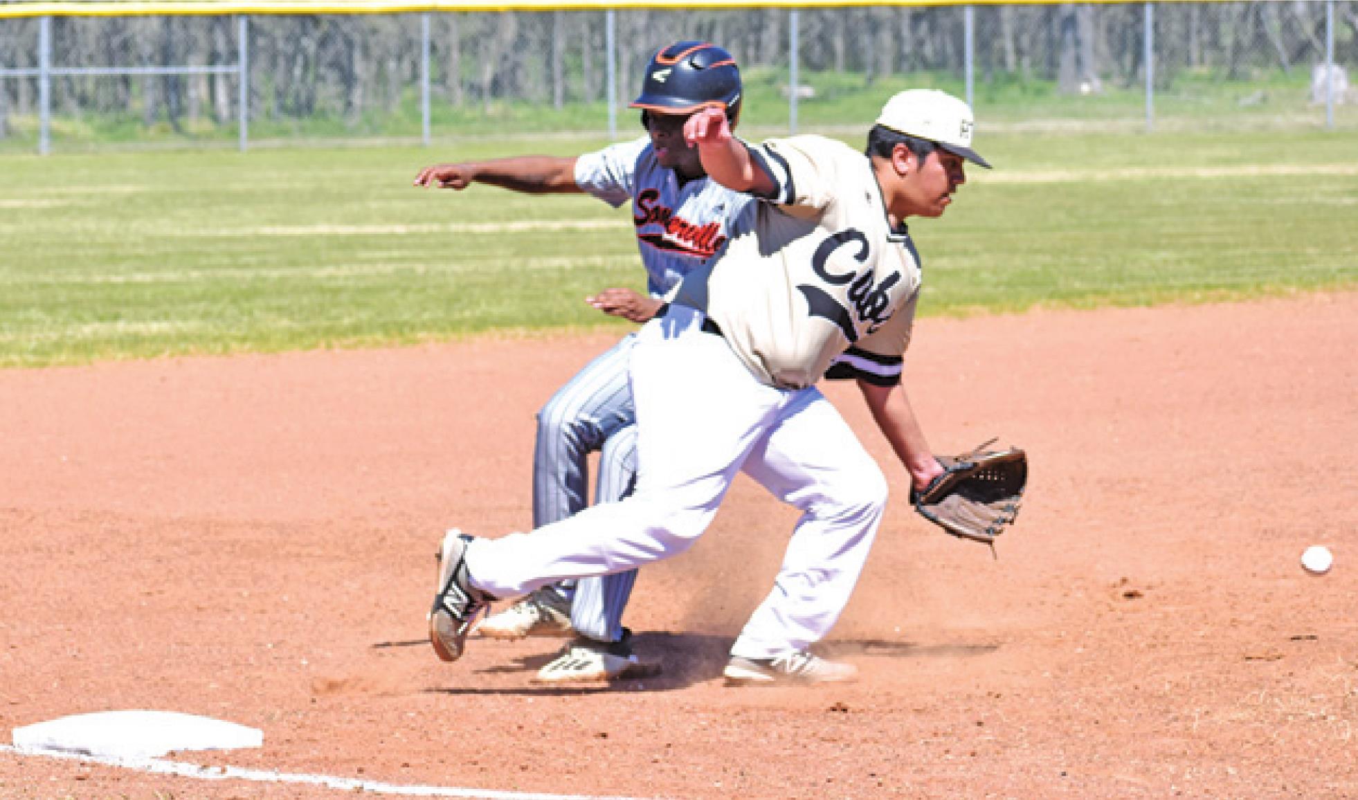 Somerville falls to RTC, honors alumni Jeremy Fikac | Burleson County ...